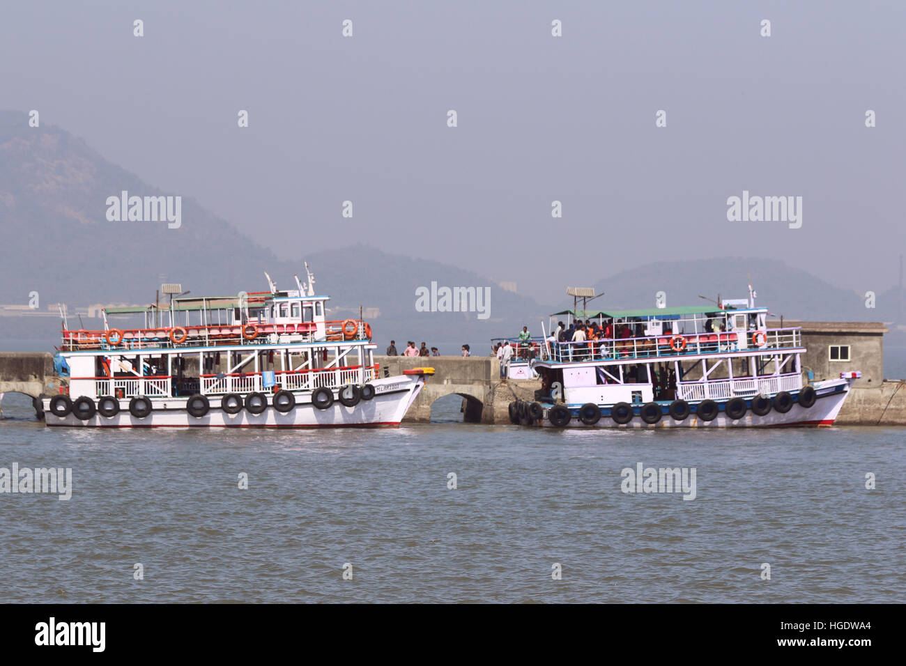 Ferry boats and ships Stock Photo - Alamy