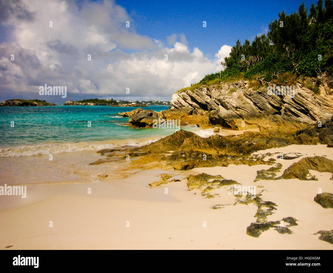 Bermuda coral reefs hi-res stock photography and images - Alamy