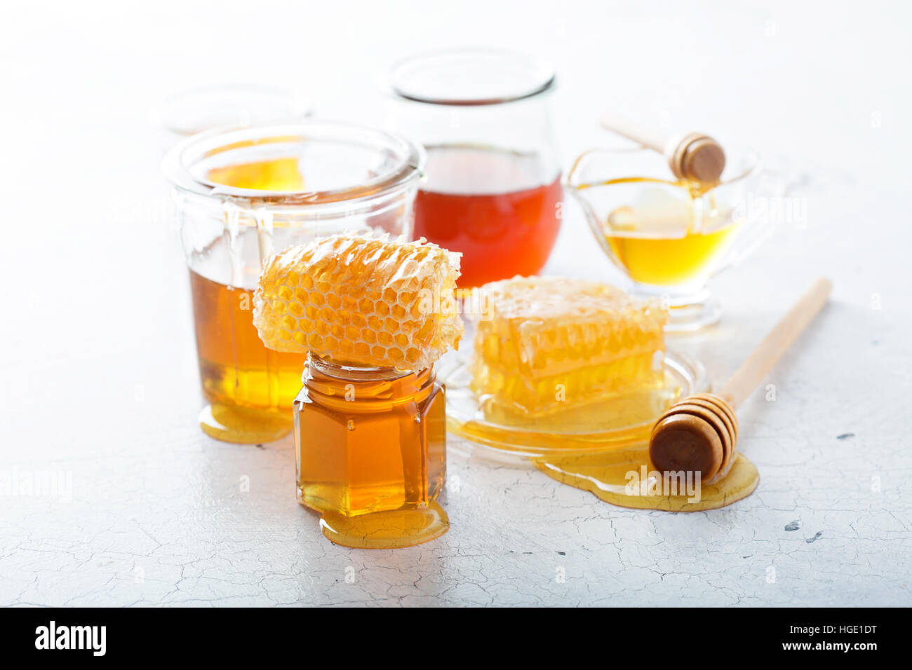 Various types of honey and honeycomb Stock Photo - Alamy