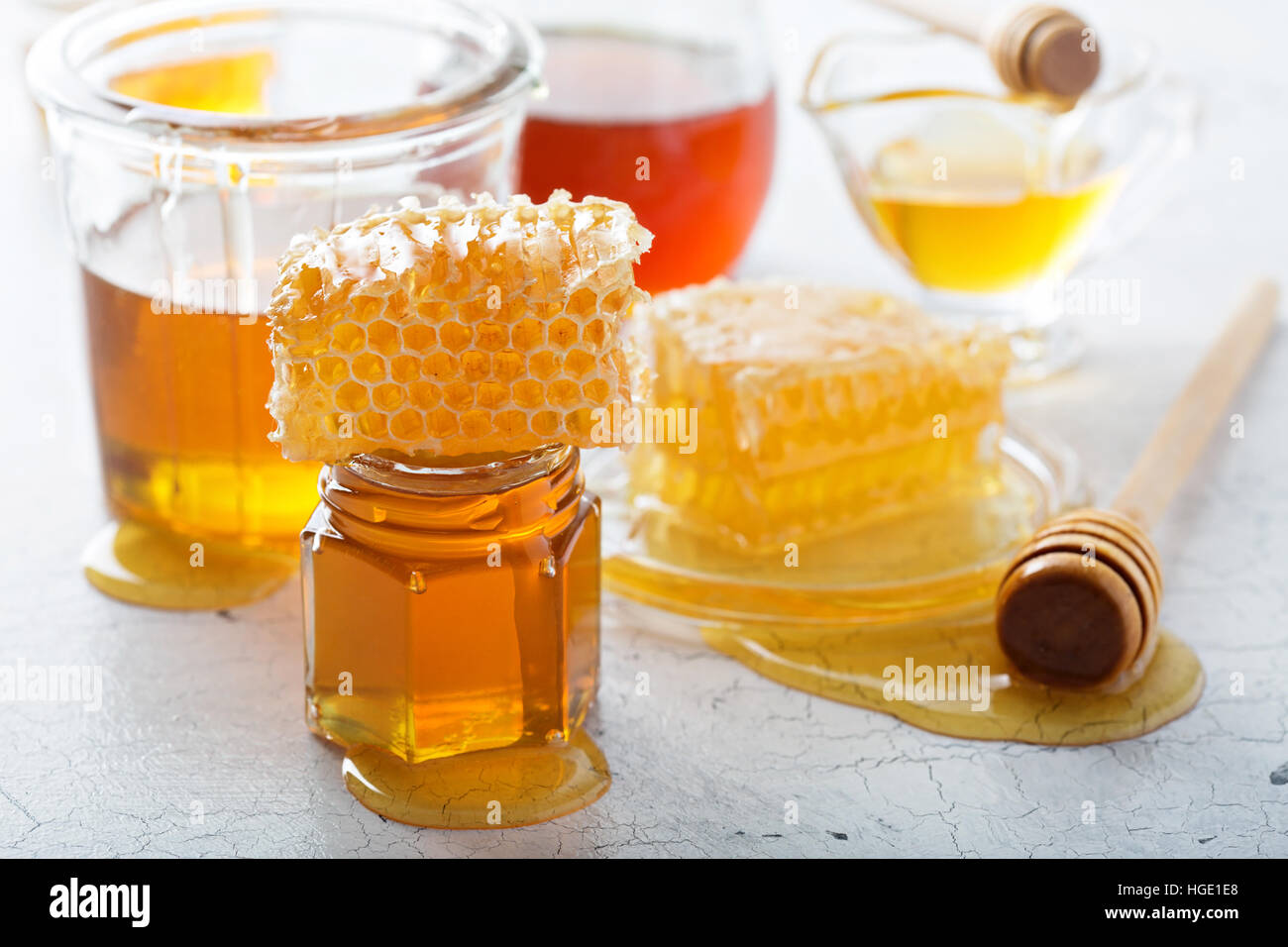 Various types of honey and honeycomb Stock Photo - Alamy