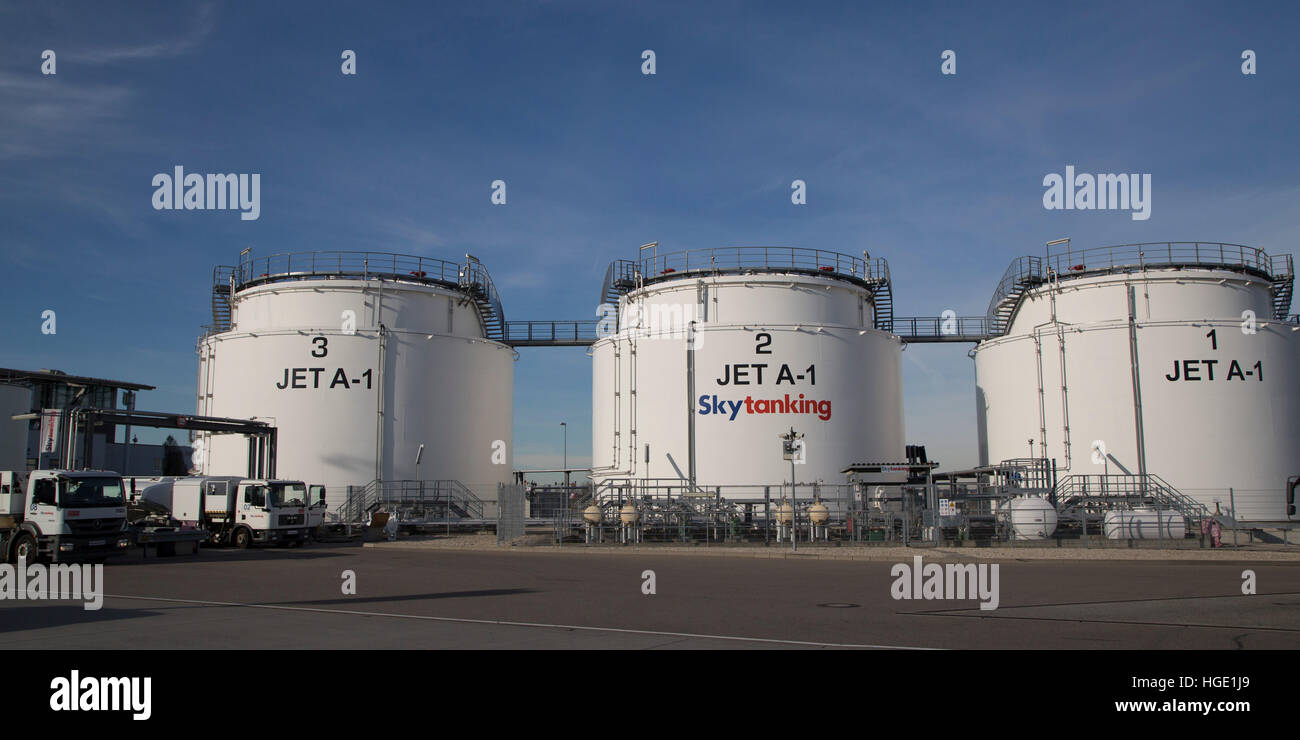 Fuel tanks hi-res stock photography and images - Alamy