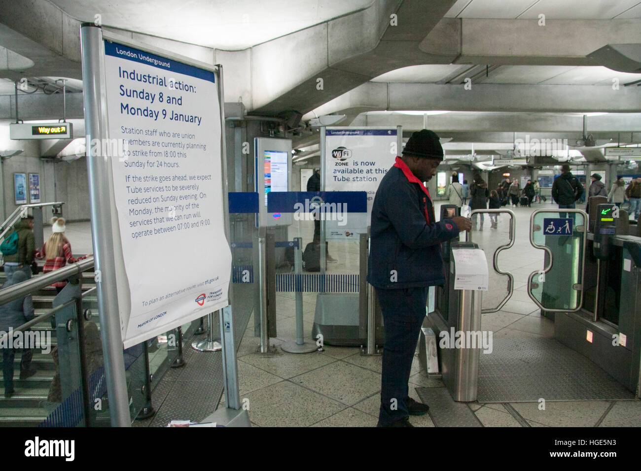 London underground staff hi-res stock photography and images - Alamy