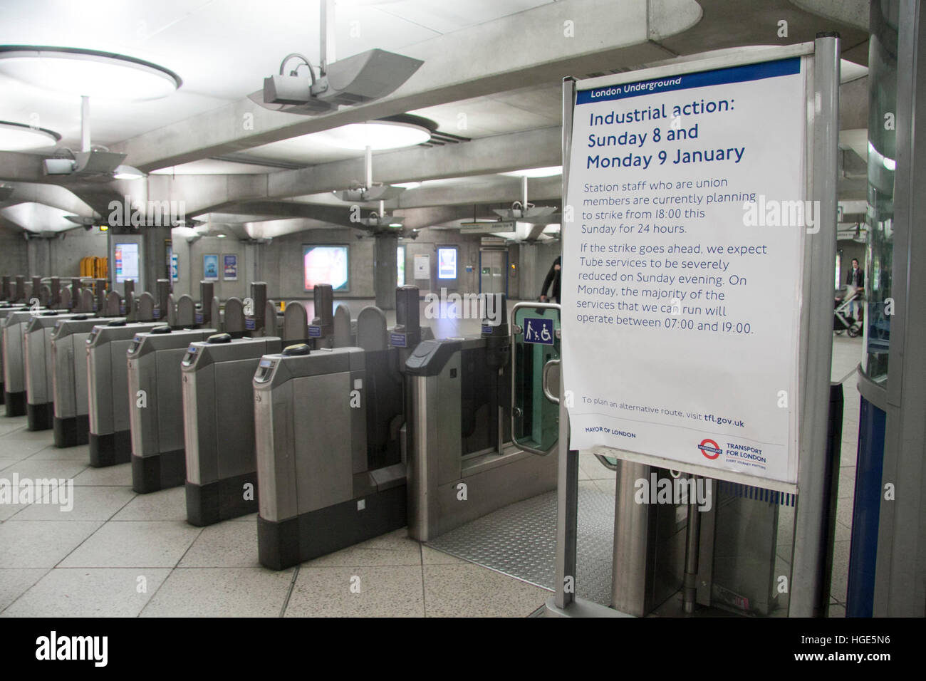 London underground staff hi-res stock photography and images - Alamy