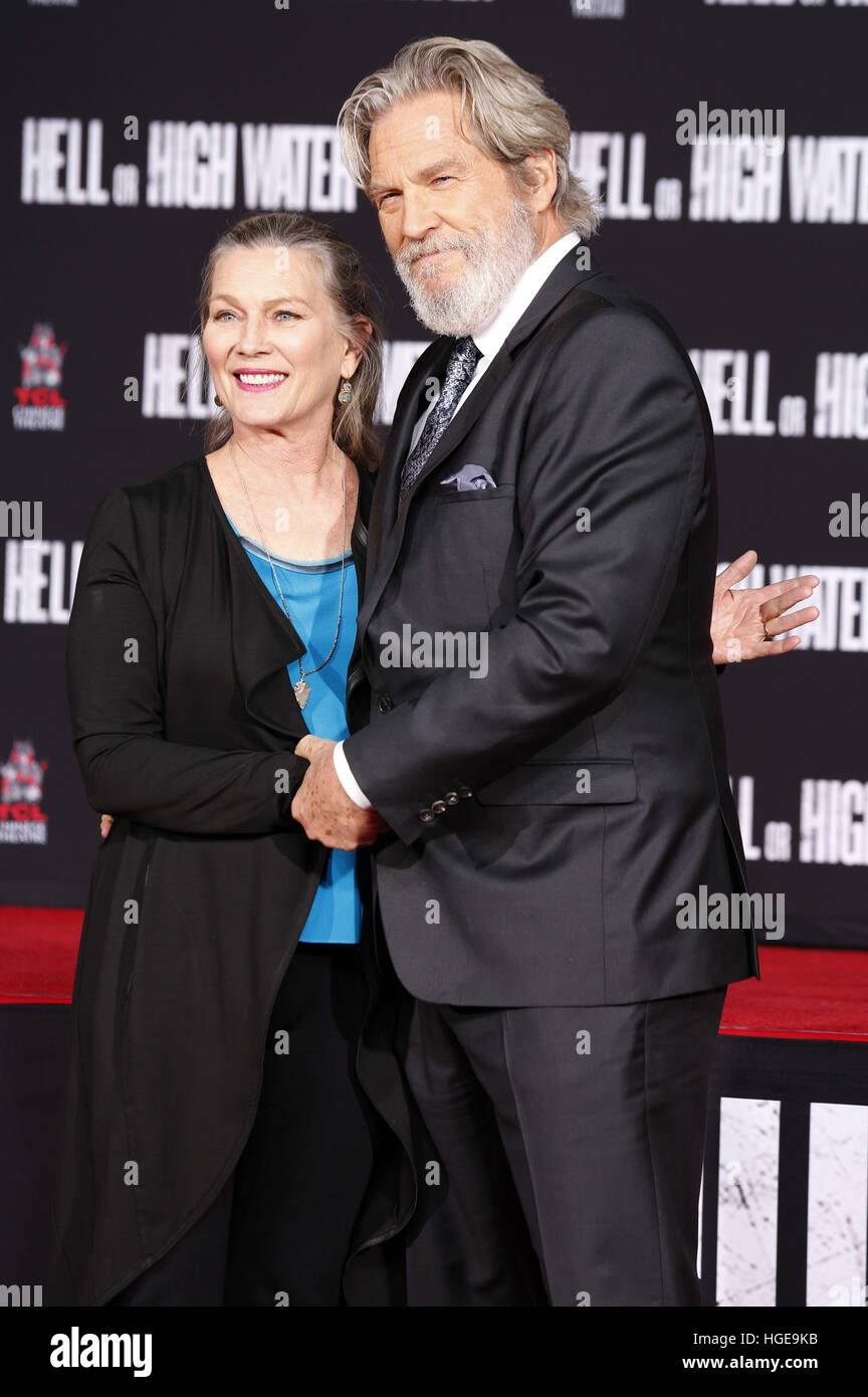 Hollywood, California. 6th Jan, 2017. Jeff Bridges and his wife Susan ...