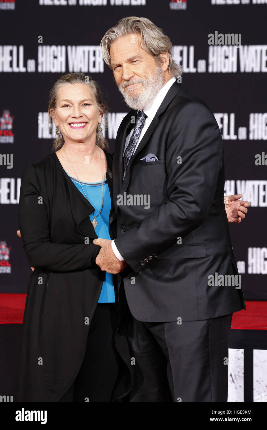 Hollywood, California. 6th Jan, 2017. Jeff Bridges and his wife Susan ...