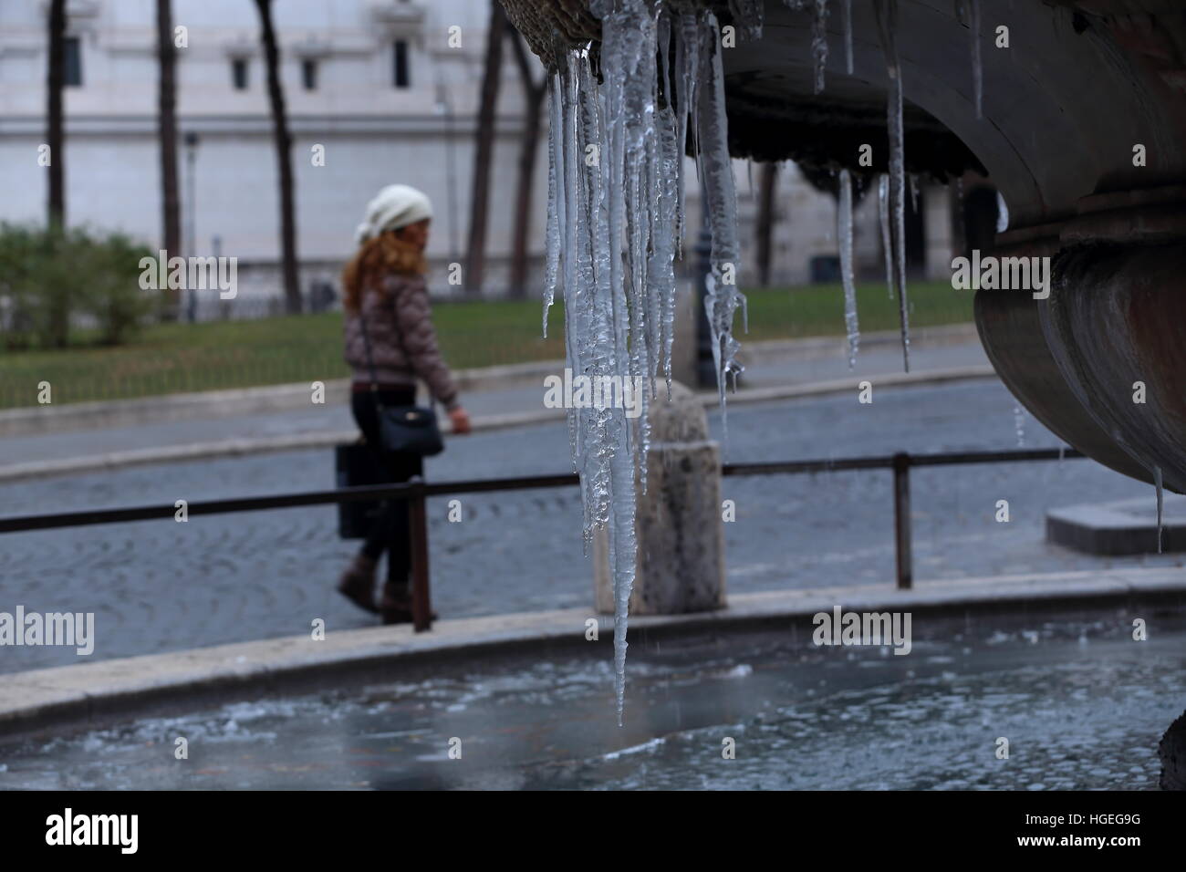 Roma, Italy. 08th Jan, 2017. The great cold gives a rare sight as the ...