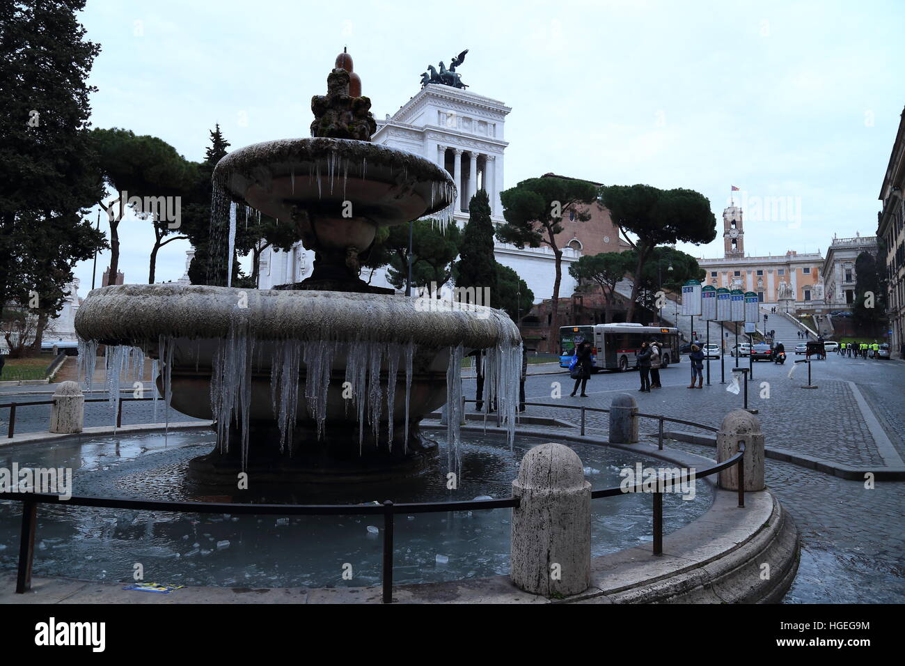 Roma, Italy. 08th Jan, 2017. The great cold gives a rare sight as the ...