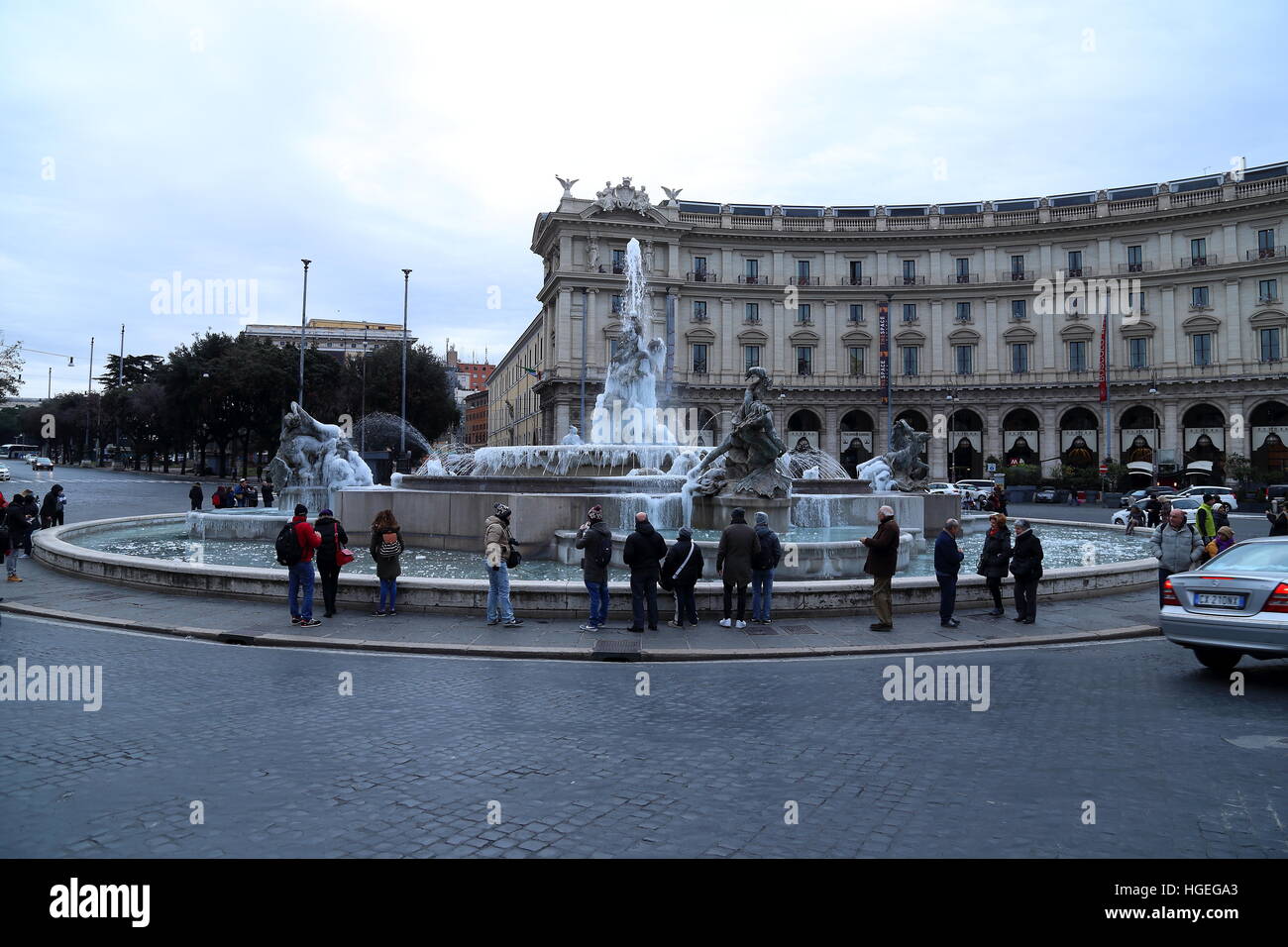 Roma, Italy. 08th Jan, 2017. The great cold gives a rare sight as the ...