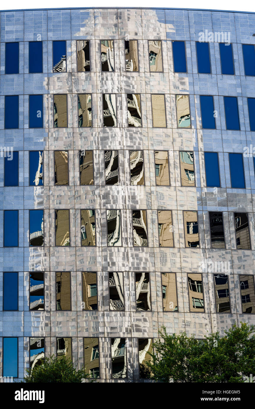 Downtown dallas buildings detail hi-res stock photography and images ...