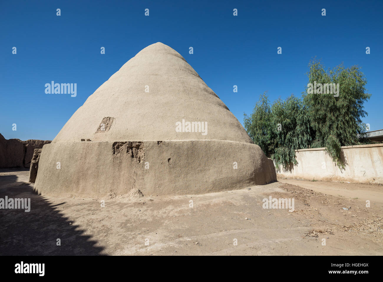 ancient type of evaporative cooler called Yakhchal, also known as Ice ...