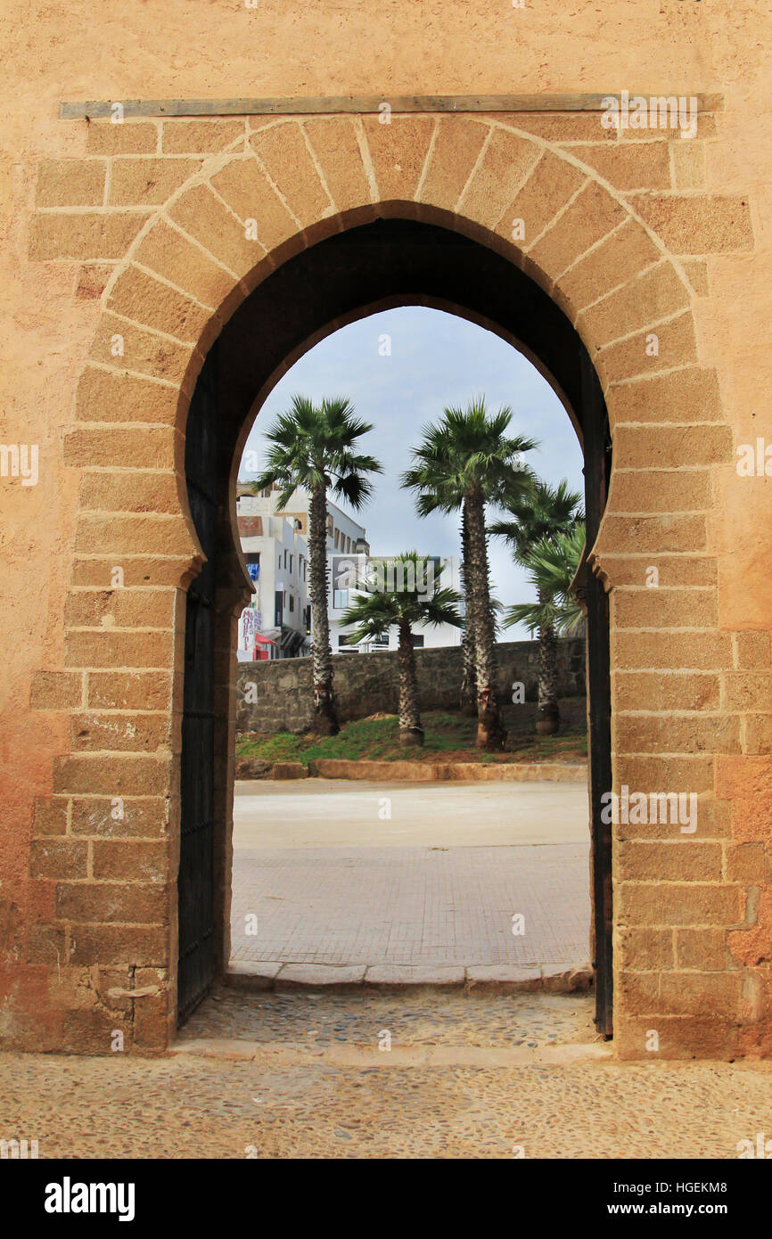 Fez old medina doorway hi-res stock photography and images - Alamy