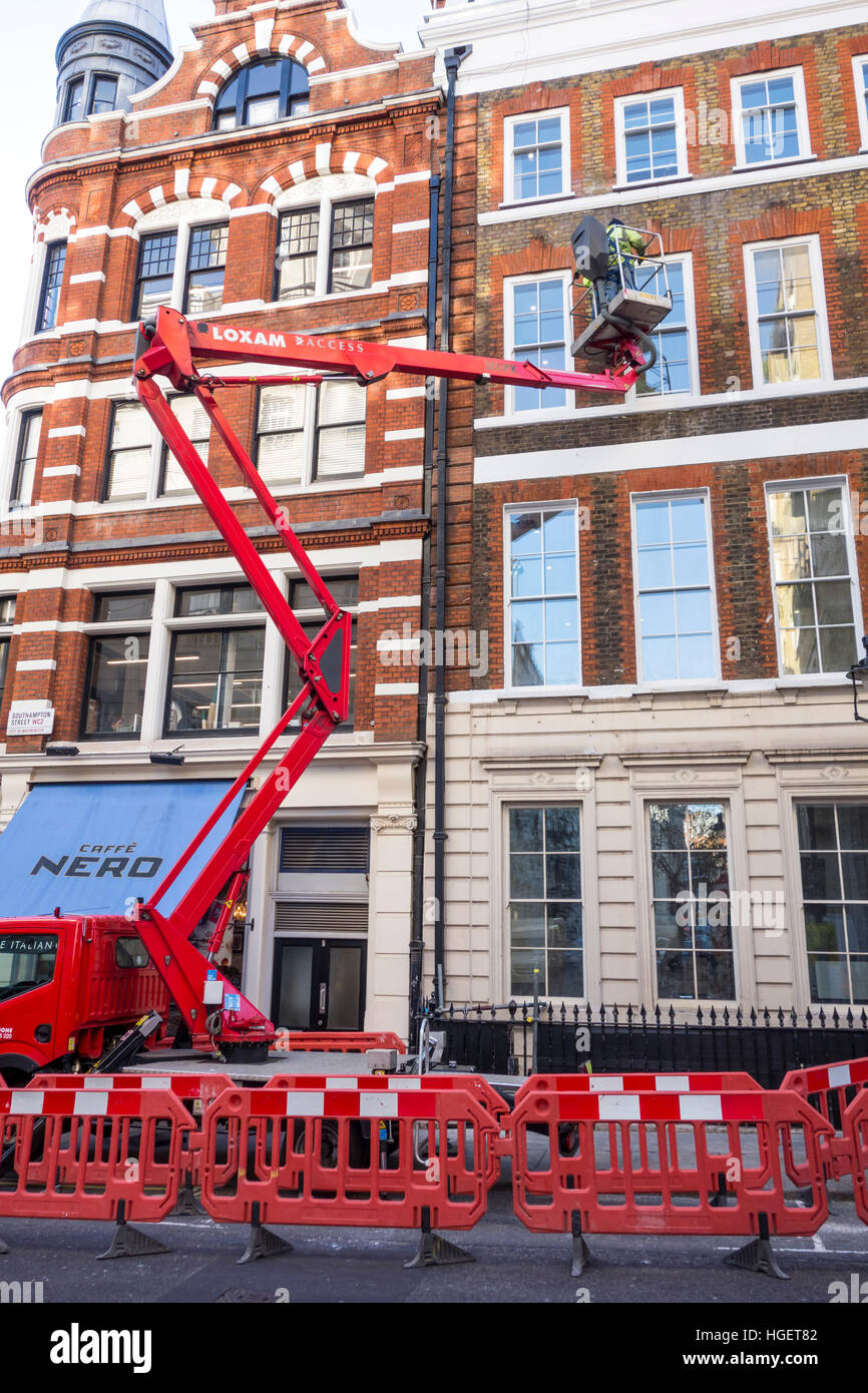 Loxam cherry picker hi-res stock photography and images - Alamy