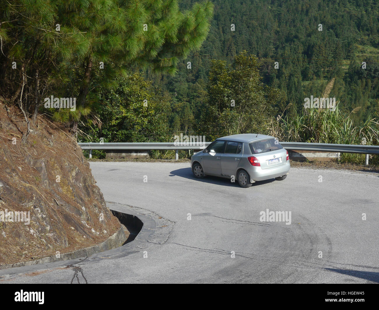 Car winding road hi-res stock photography and images - Alamy