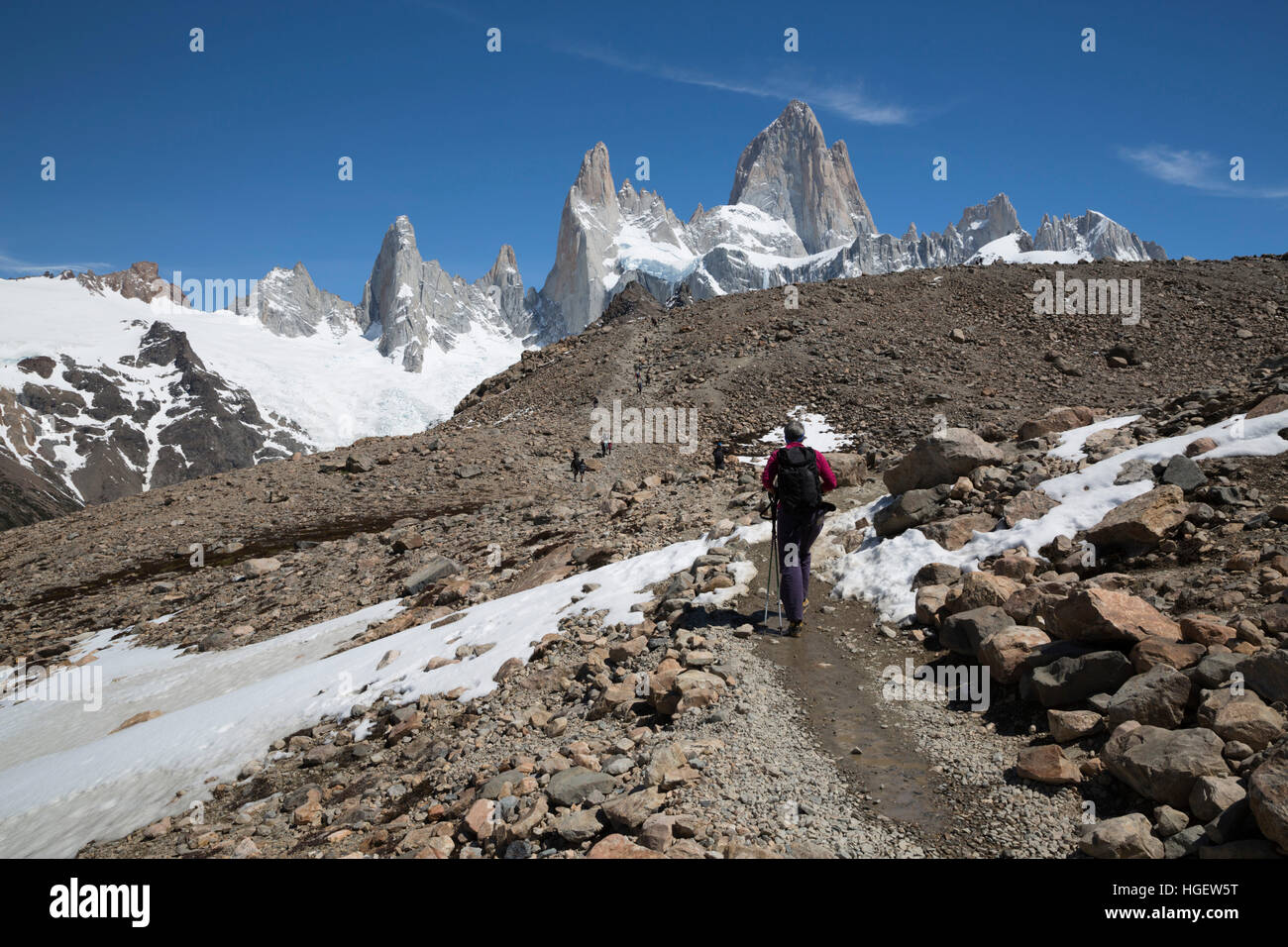 View of Mount Fitz Roy on Laguna de Los Tres trail, El Chalten ...