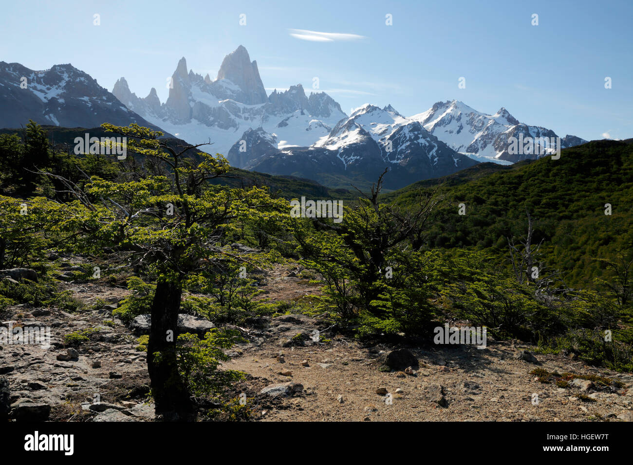 View of Cerro Fitz Roy on Laguna de Los Tres trail, El Chalten ...