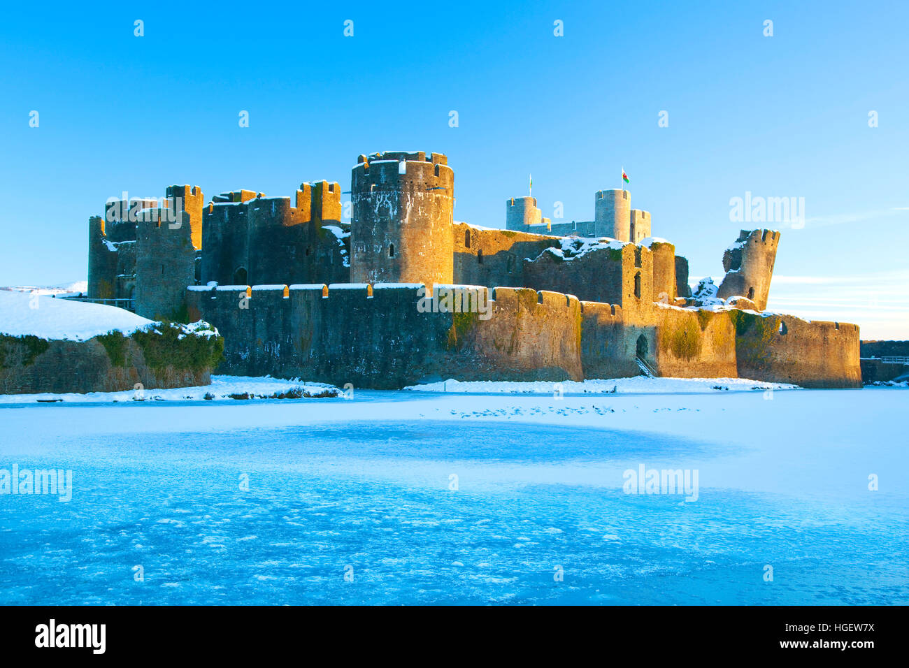 Caerphilly Castle, Snow, Caerphilly, Cardiff, Wales, UK Stock Photo - Alamy