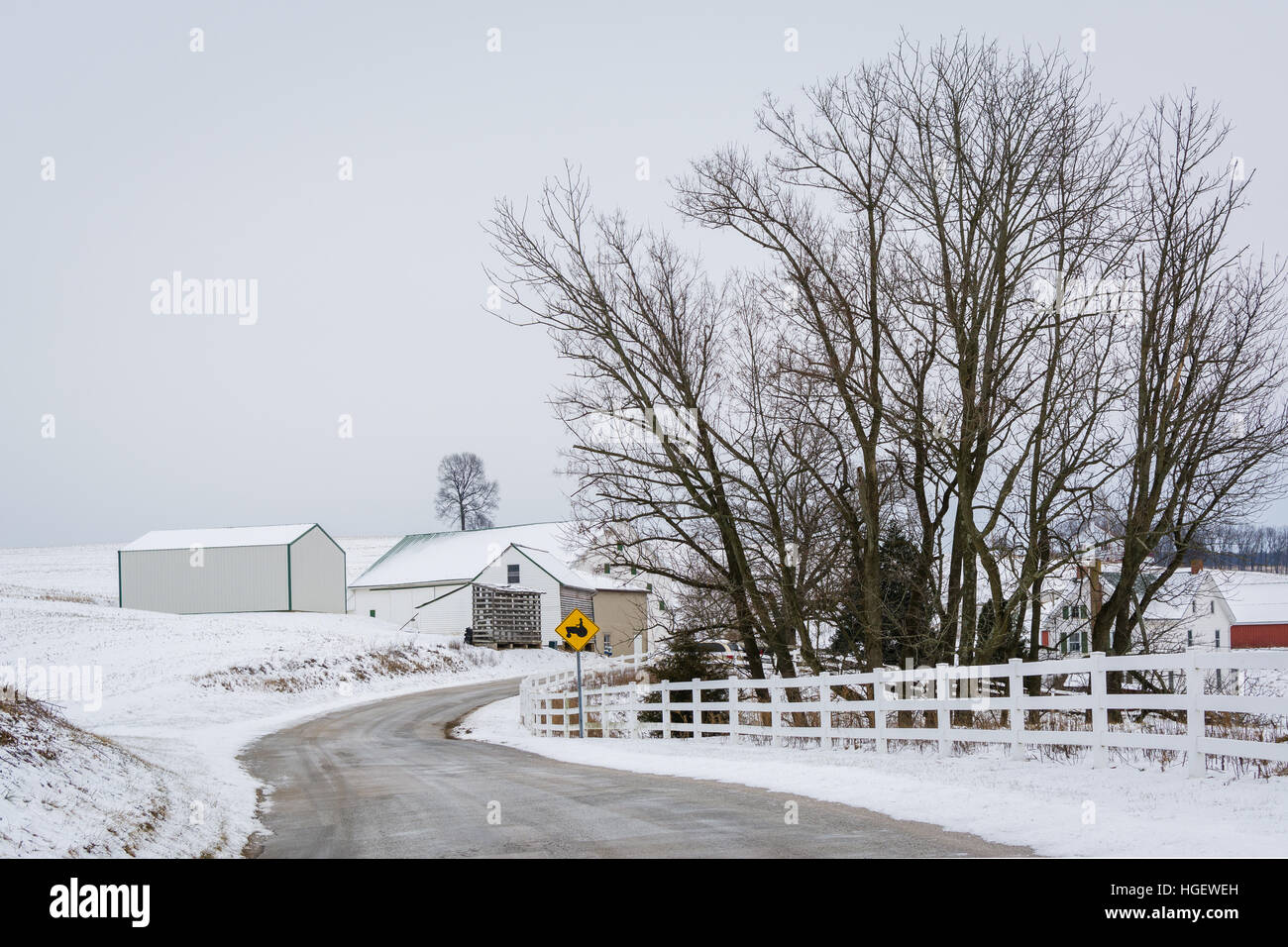 Snow fence farm winter tree snow hi-res stock photography and images ...