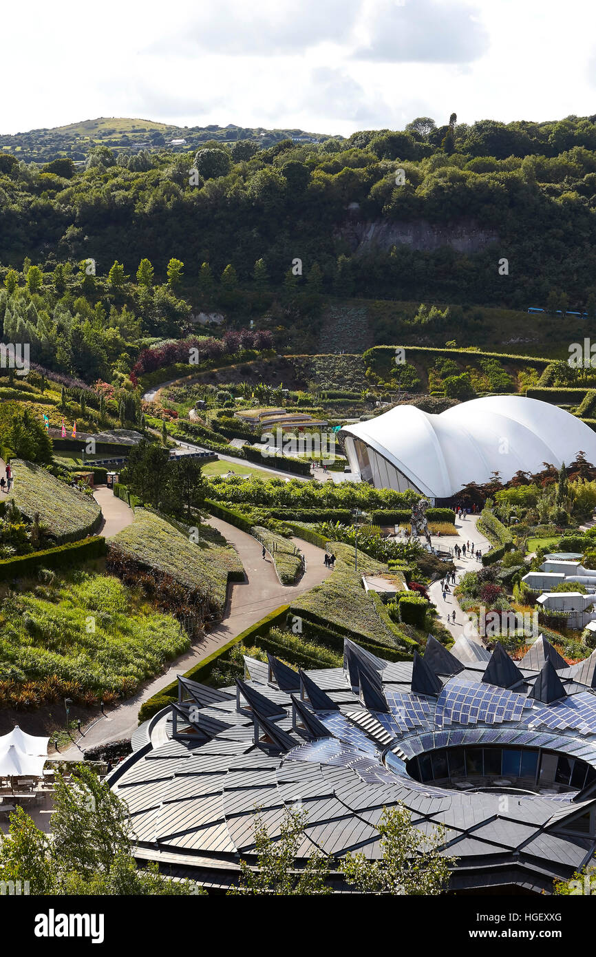 Overall view across approach with roofline and domes. Eden Project ...