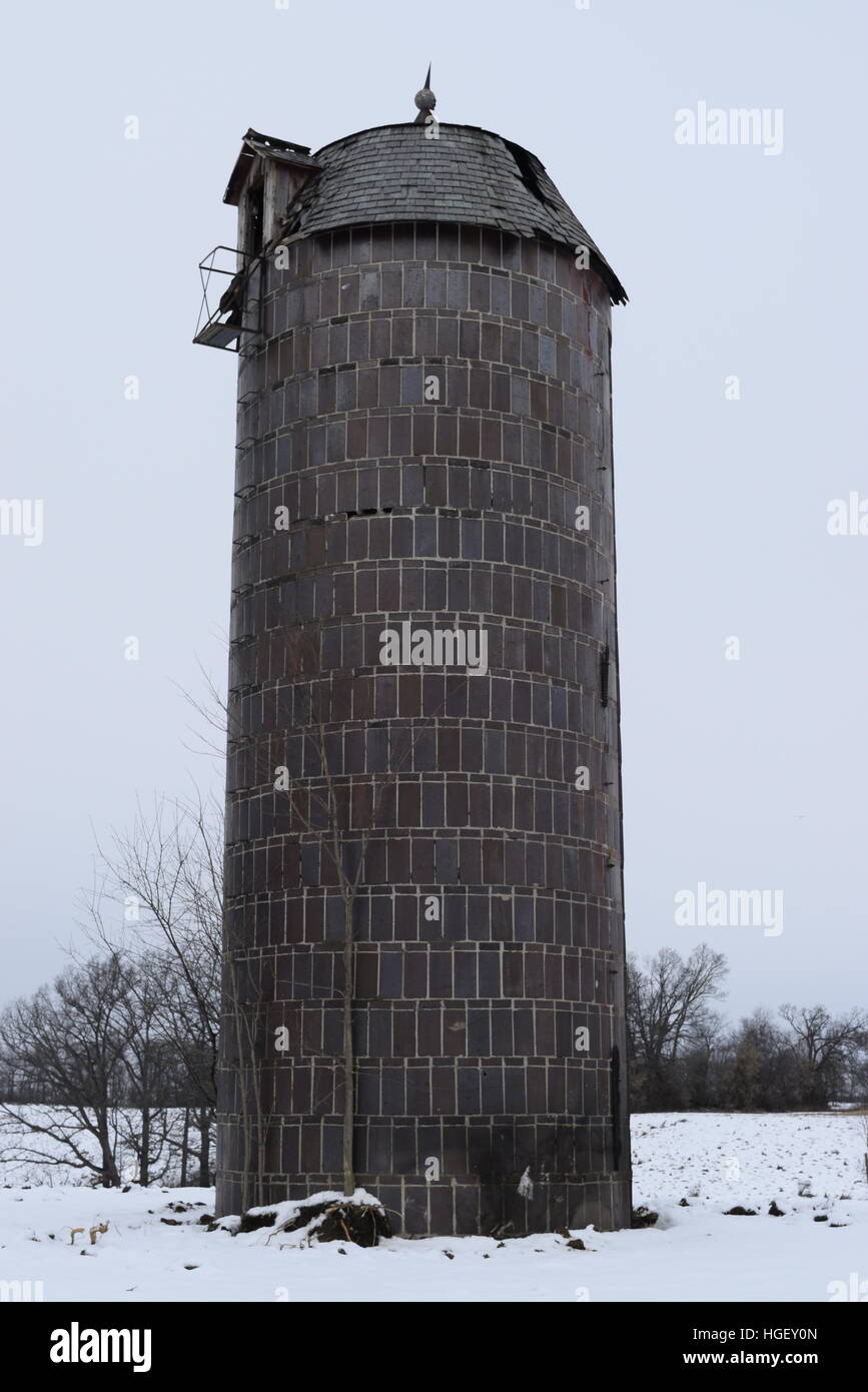 Abandoned grain silo on farm hi-res stock photography and images - Alamy
