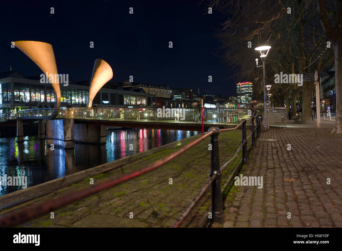 Pero's Bridge ,Bristol harbour, at night, UK Stock Photo - Alamy