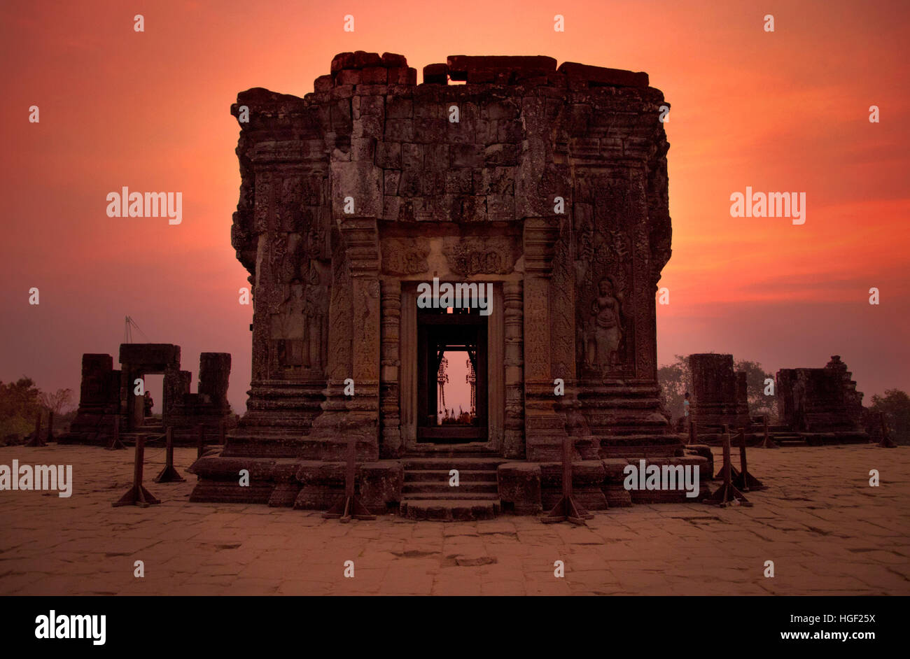 Angkor wat sunset hi-res stock photography and images - Alamy