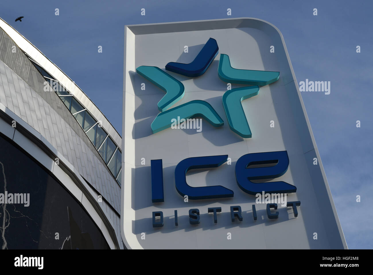 Rogers arena sign hi-res stock photography and images - Alamy Rogers arena sign hi-res stock photography and images - Alamy