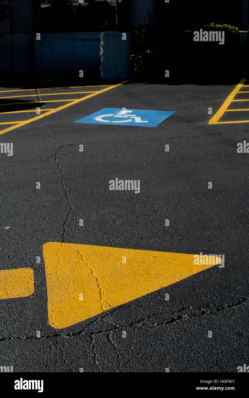 handicapped parking sign painted on pavement Stock Photo - Alamy