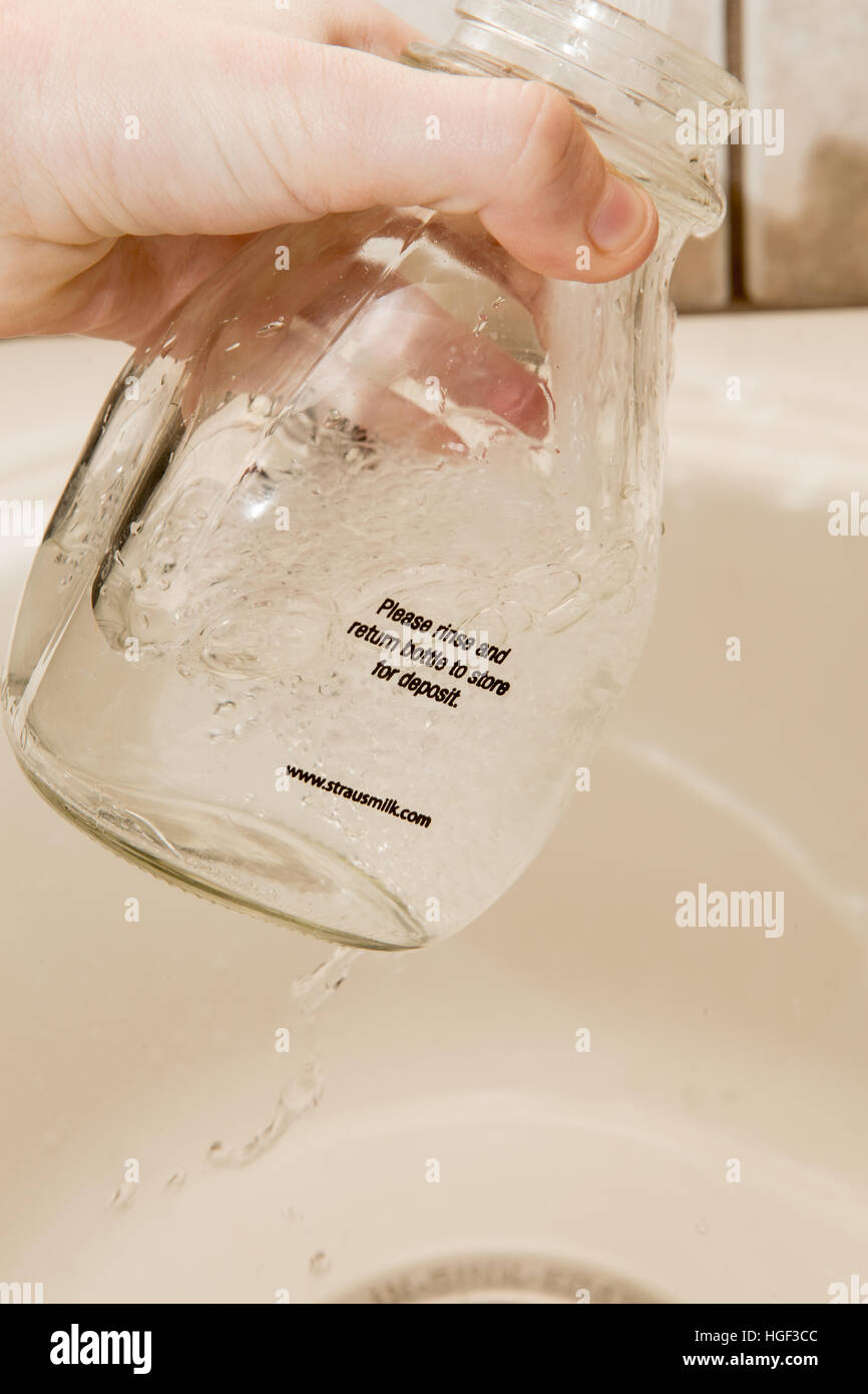 Bottle return recycle hi-res stock photography and images - Alamy