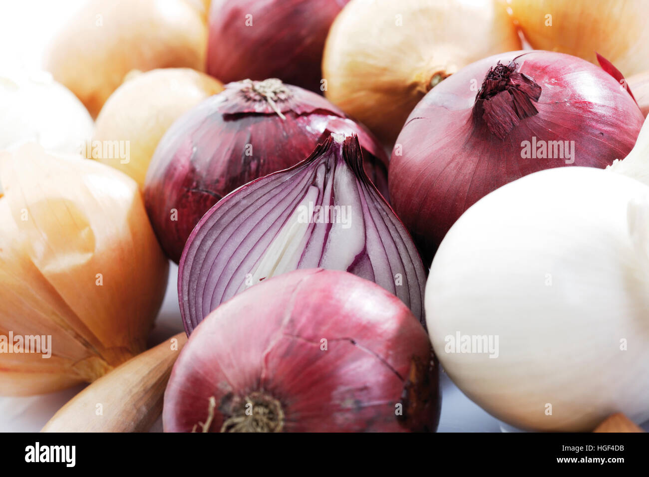 Various types of onion: red, white and brown Stock Photo - Alamy