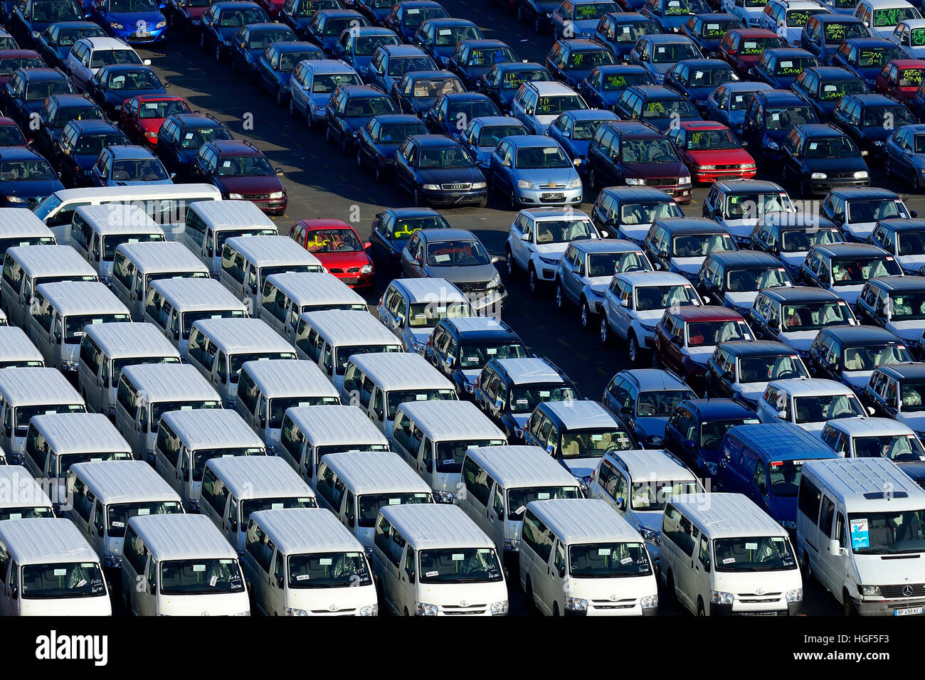 Loading Terminal Stock Photos & Loading Terminal Stock Images - Alamy