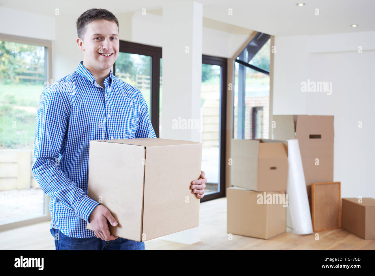 Moving to new home hi-res stock photography and images - Alamy