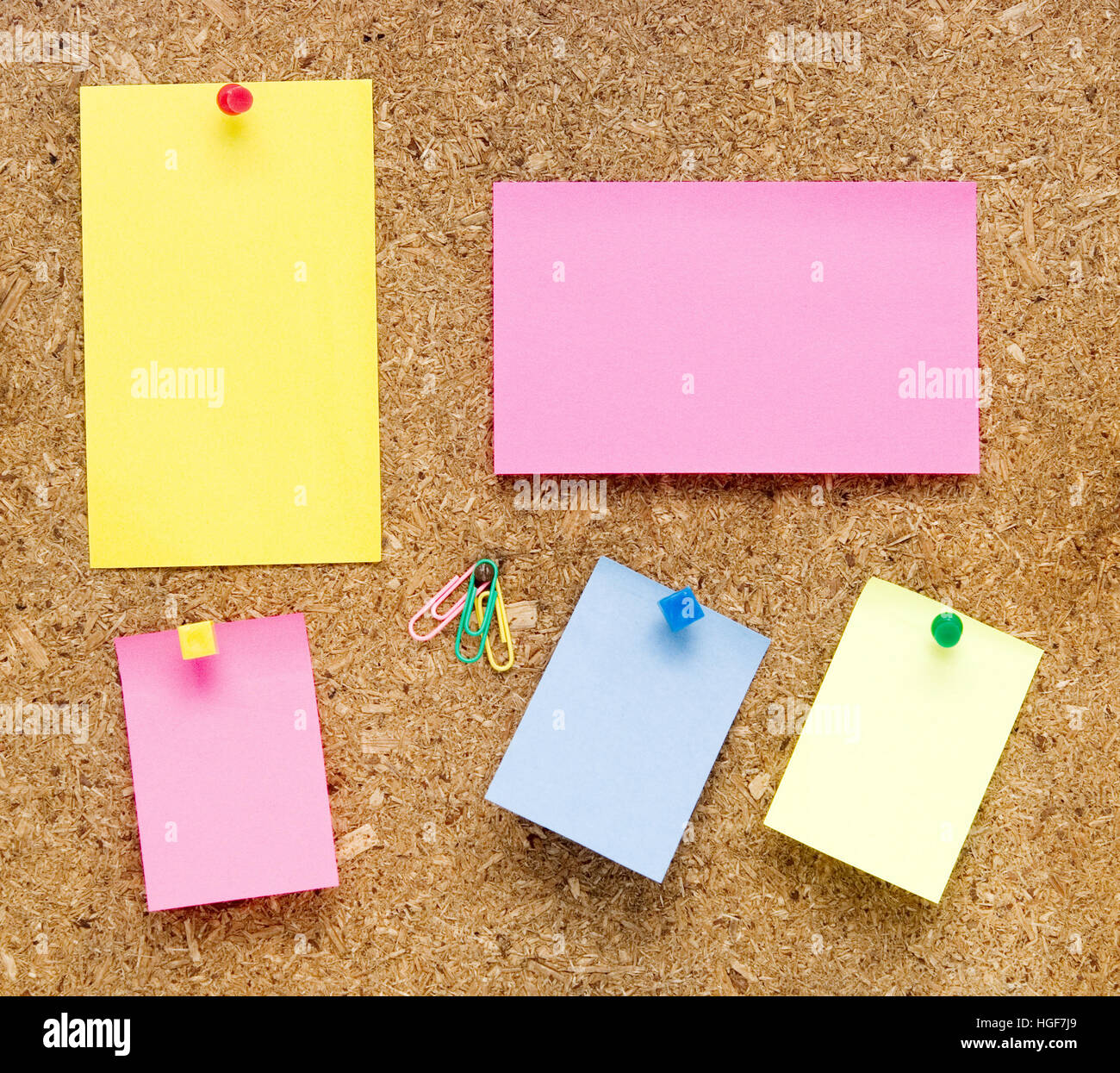 empty notes on old wooden background Stock Photo - Alamy