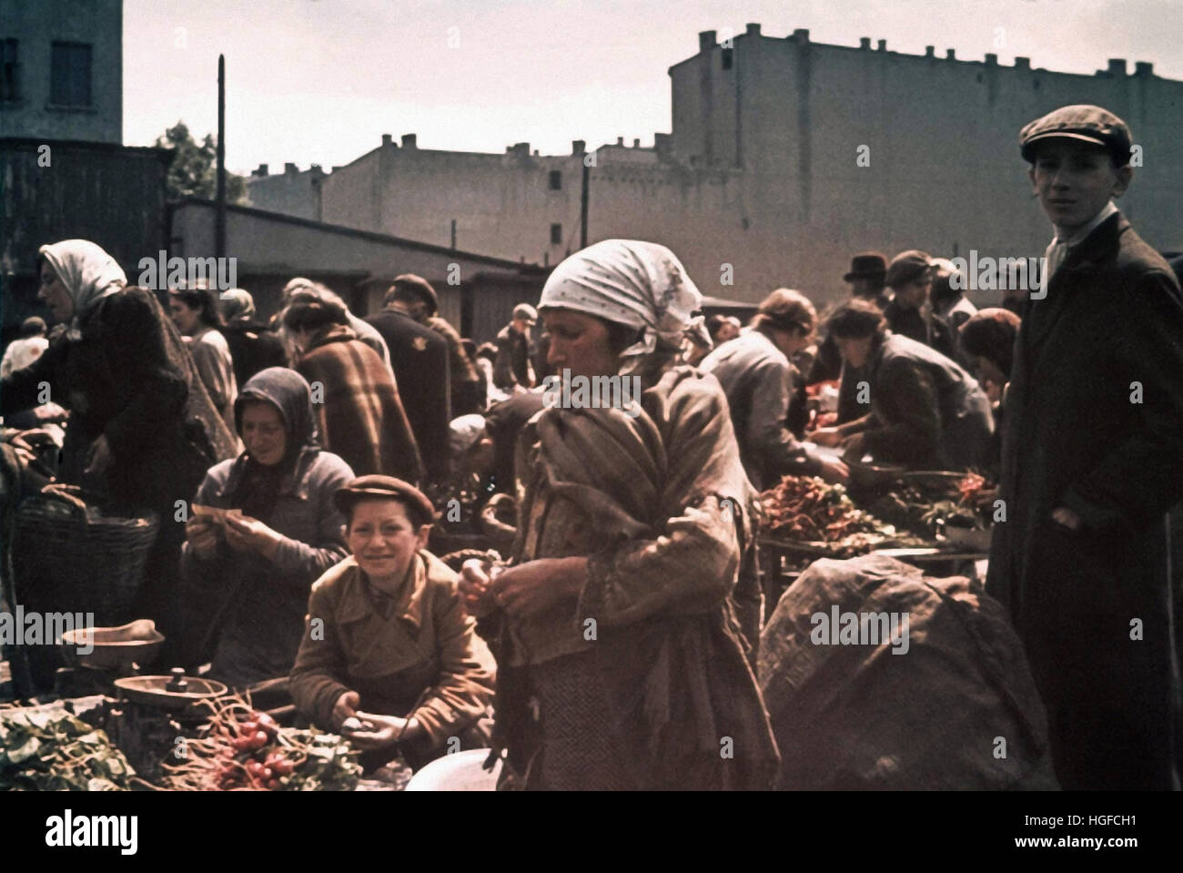 Ghetto Lodz, Litzmannstadt, A view of the vegetable market, Poland 1940 ...