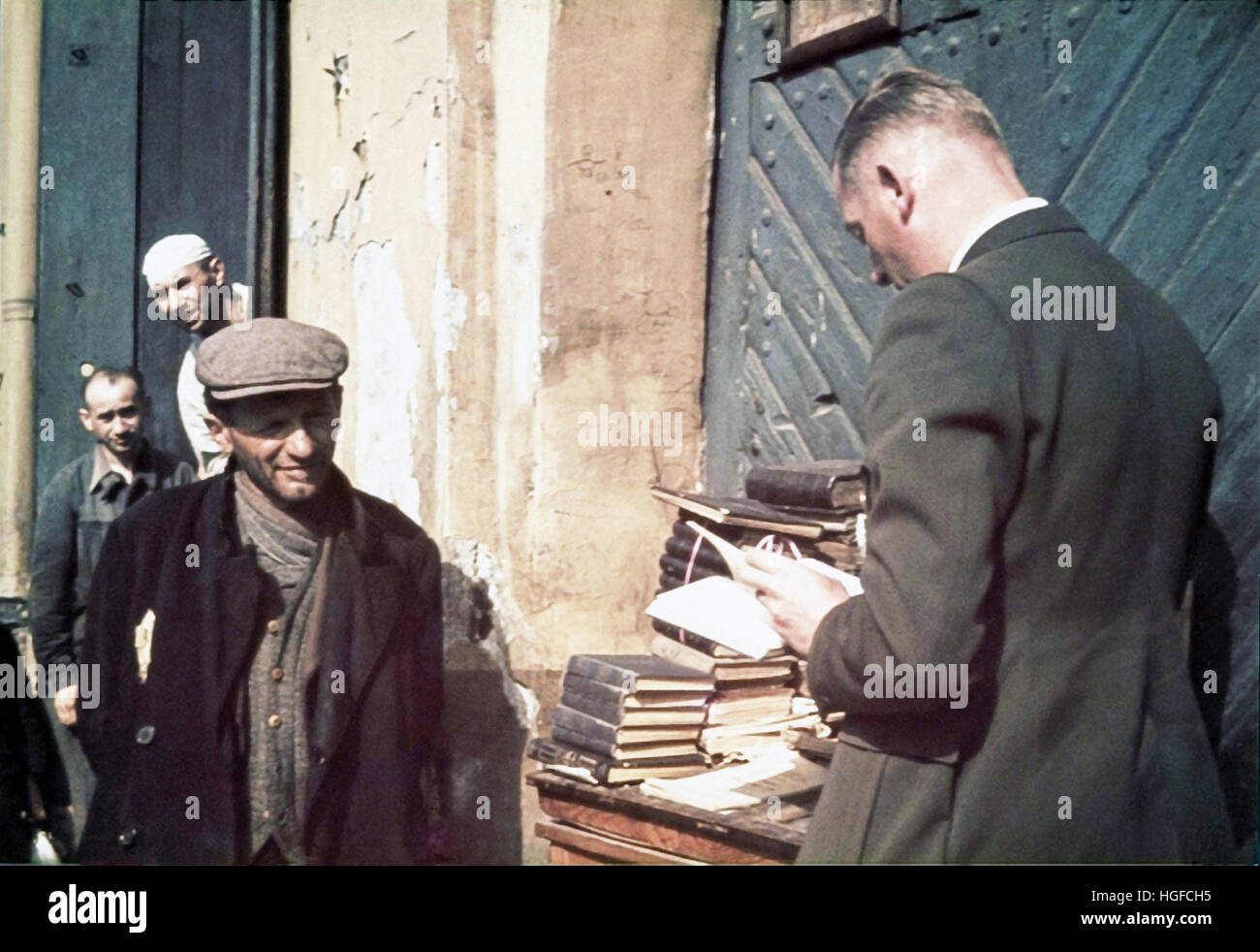 Ghetto Lodz, Litzmannstadt, Book sale in the ghetto during a visit by ...