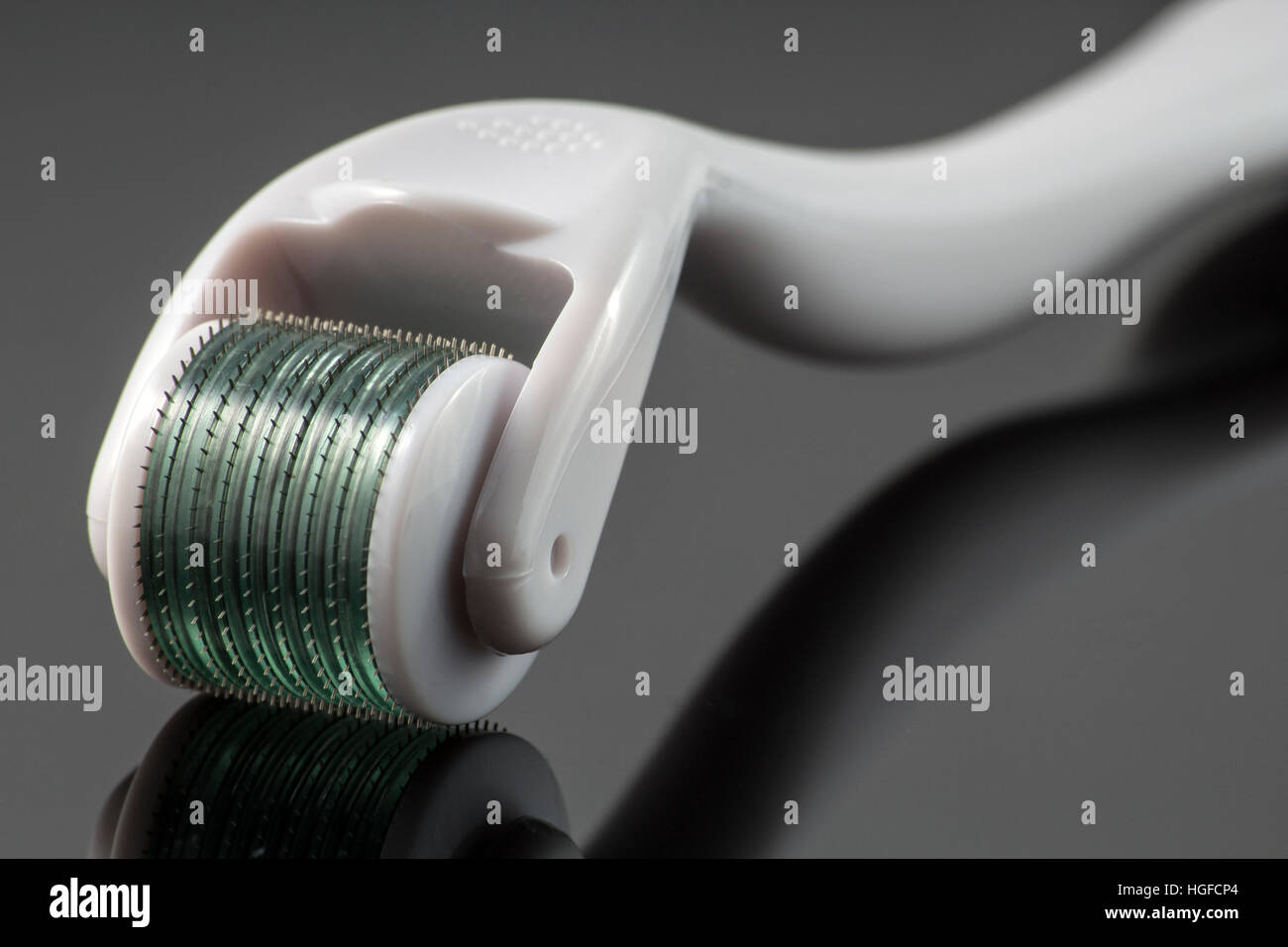 Dermaroller for medical micro needling therapy Stock Photo - Alamy