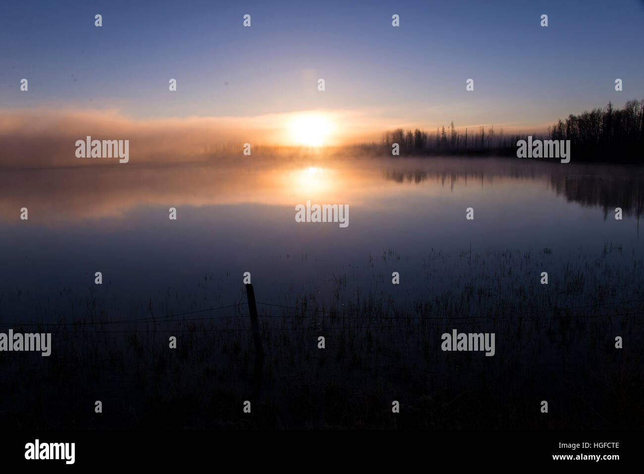 Sunrise over a lake hi-res stock photography and images - Alamy
