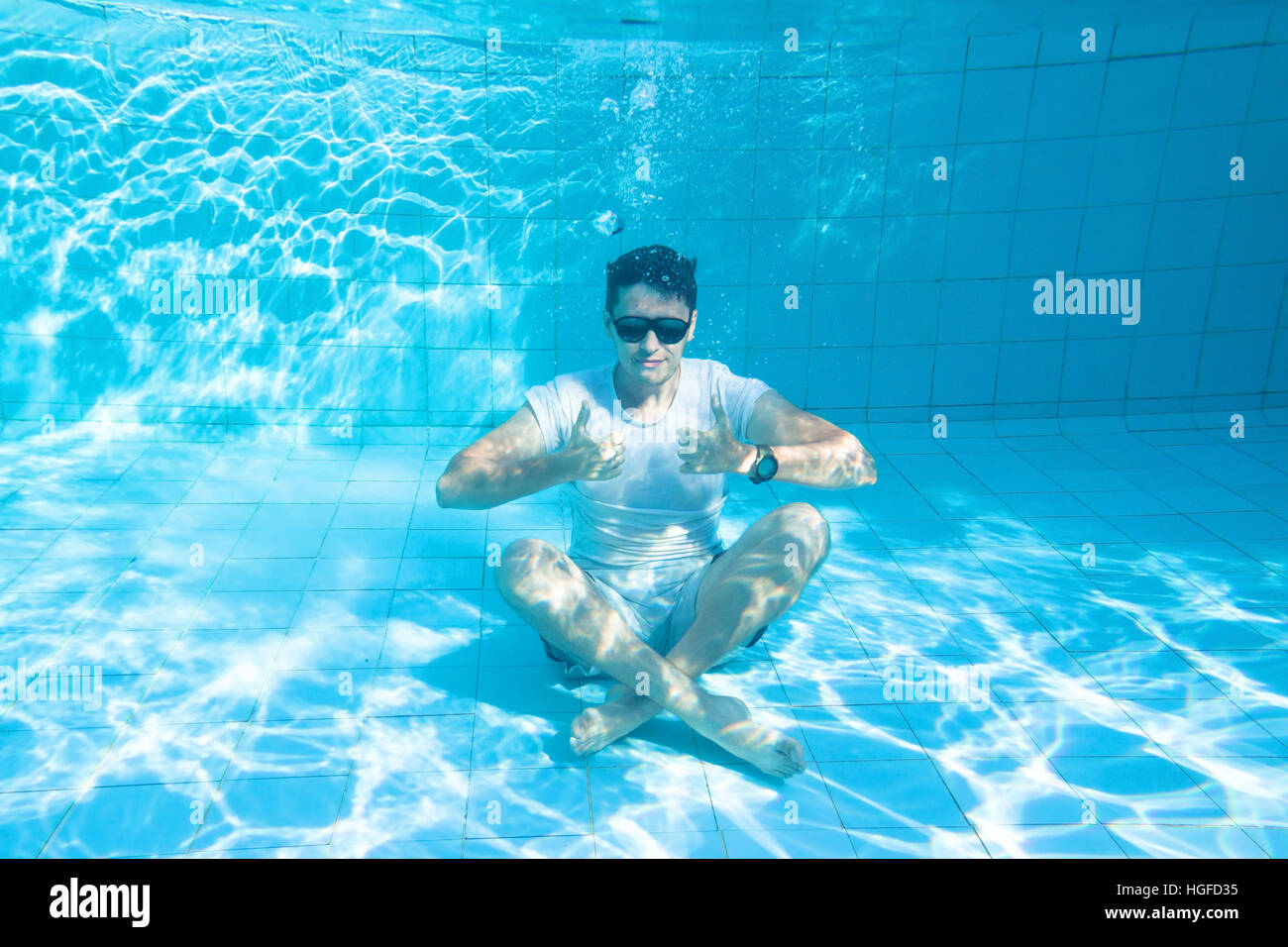 Pool watch wet hi-res stock photography and images - Alamy