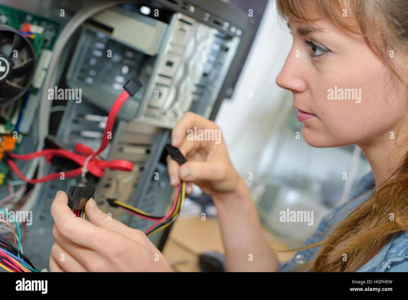Connecting in right wire hi-res stock photography and images - Alamy