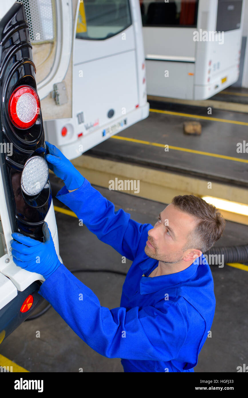 Auto mechanic worker hi-res stock photography and images - Alamy