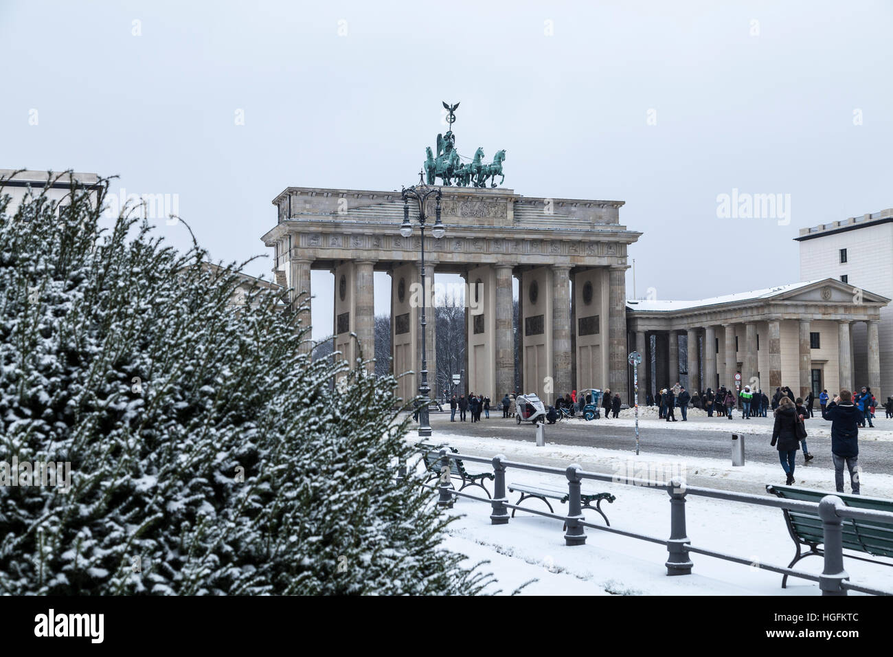 Snow at Brandenburger gate in Berlin Stock Photo - Alamy