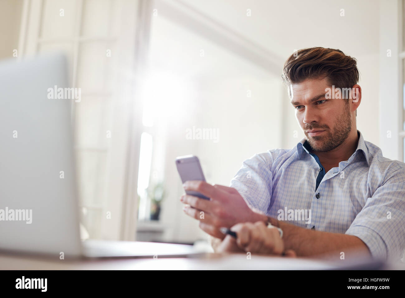 Man relaxed reading hi-res stock photography and images - Alamy