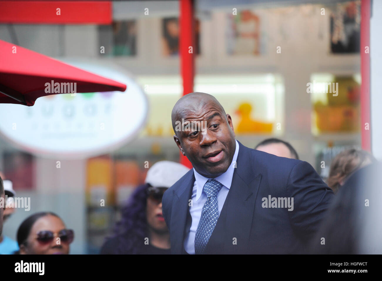 Magic johnson hi-res stock photography and images - Alamy