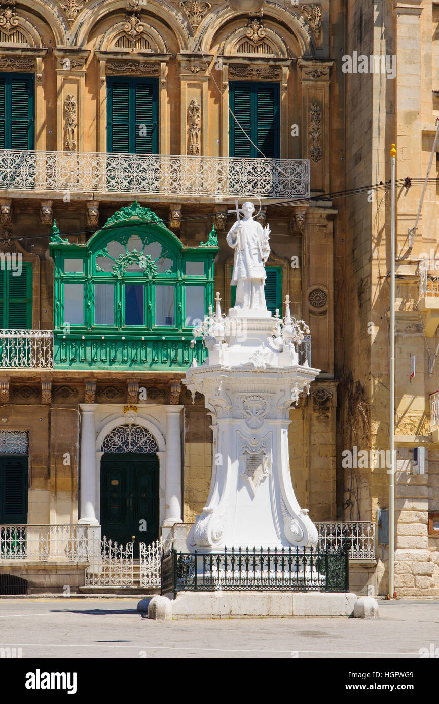 A square in the old city of Birgu, one of the three cities, Malta Stock ...