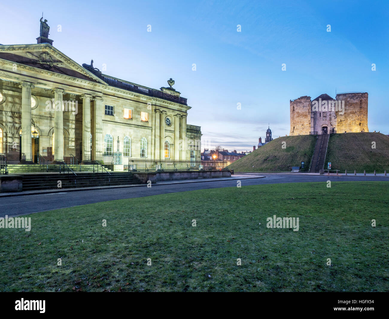 York crown court hi-res stock photography and images - Alamy