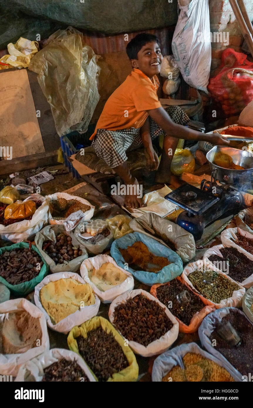 Indian boy selling at market hi-res stock photography and images - Alamy