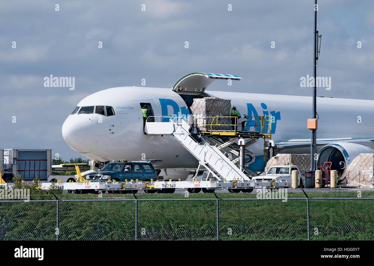 Amazon One Prime Air Jet Unloading Cargo at Allentown, Pennsylvania ...