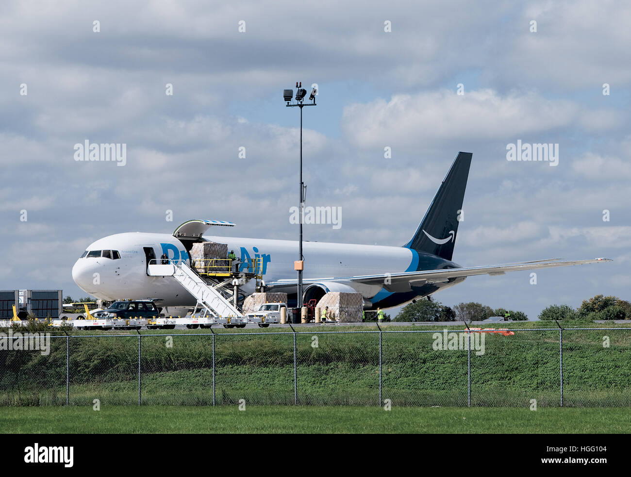 Amazon One Prime Air Jet Unloading Cargo at Allentown, Pennsylvania ...