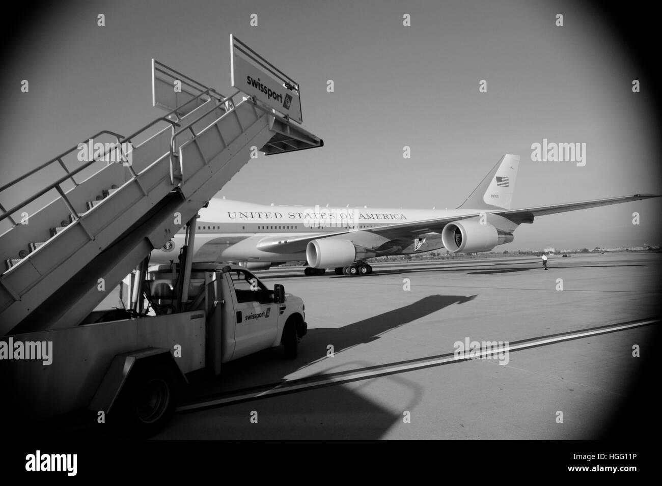 Airport Ground Support for President Barack Obama as he arrives on Air ...