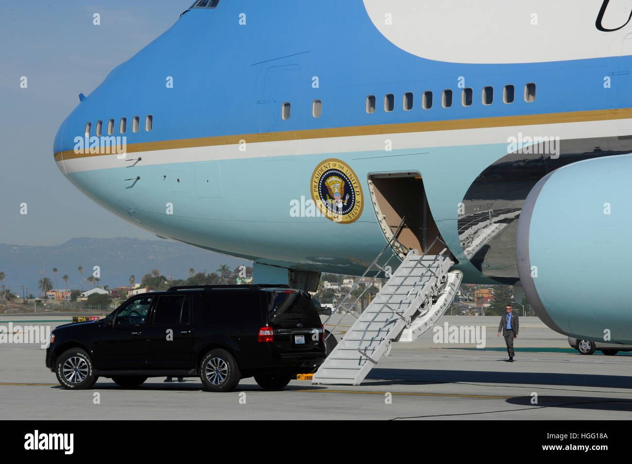 A Secret Service black Ford infront of Air Force One at LAX Airport on ...