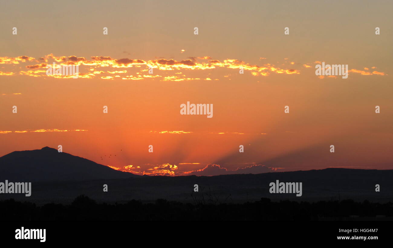 Simple sunrise hi-res stock photography and images - Alamy